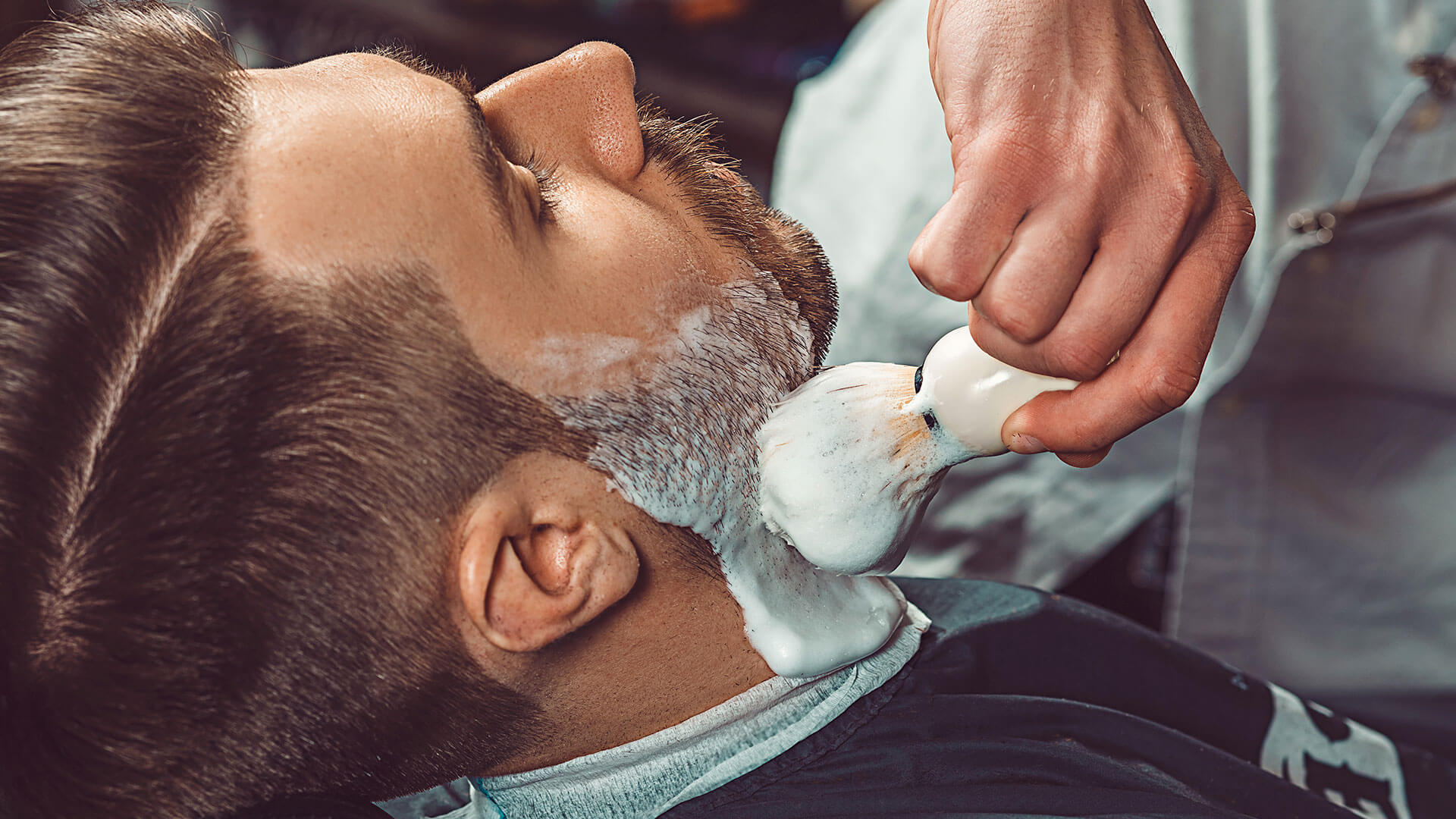 El afeitado, paso a paso - Molano